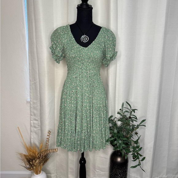Angie | Dresses | Angie Sage Green Floral Midi Dress | Poshmark